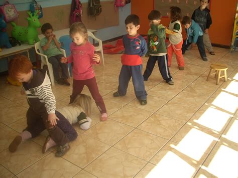 Atividades Para Educa O Infantil Brincando Com Bola