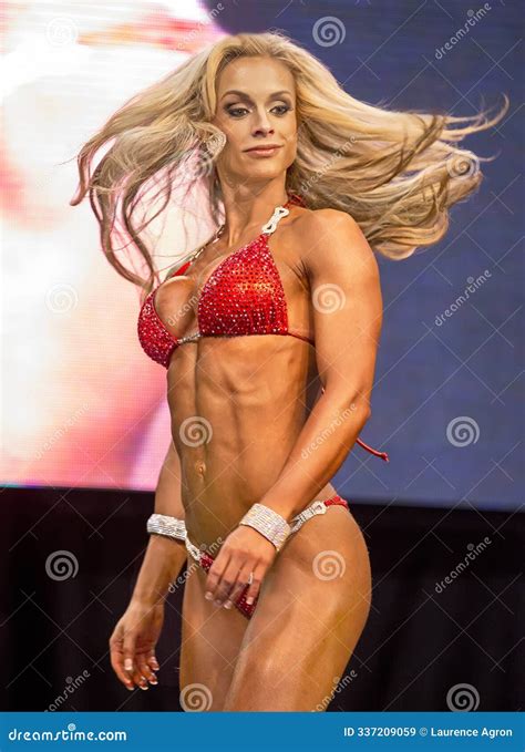 Noemi Olah Poses At The 2014 Ifbb Toronto Pro Supershow Women S Bikini Contest Editorial Stock