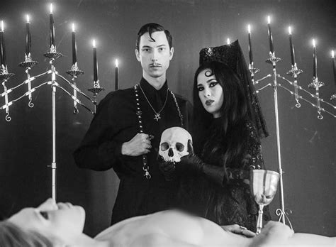 Satanic Doo Wop Duo Twin Temple Drops A New Digital Single Lets Have