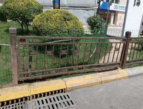 城中市政维护道路市政设施 保障市民出行安全 青海省西宁市城中区政府网