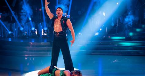 Strictly Come Dancing 2014 Steve Backshall Dances With His Shirt Off Twitter Immediately