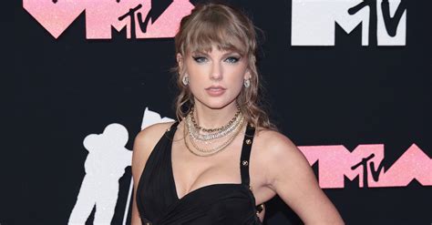 Taylor Swift Is Officially A Billionaire Maxim