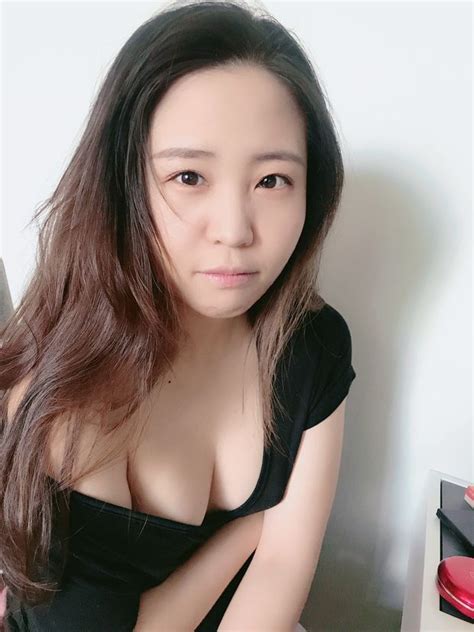 White Bobs For White Huge Cock Pic