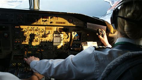 Airline Pilot Explains Why The Co Pilot Is More Important Than The Captain On A Plane And Why He