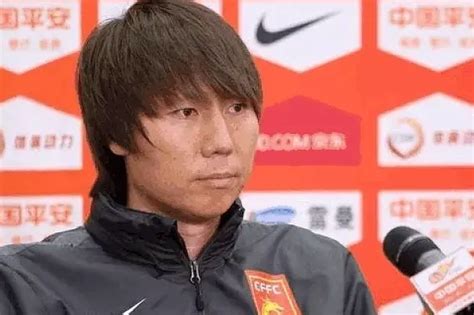 中国队3比2战胜越南，赢得艰难！分析李铁的四大败笔国足