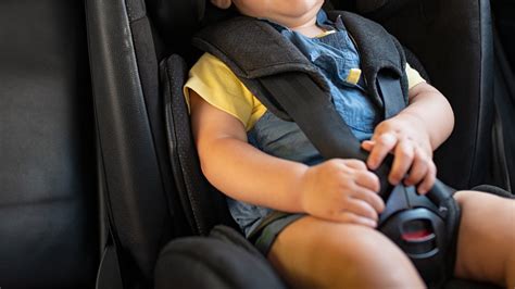 Бебе почина в гореща кола след като майка го забрави вътре Новини бг