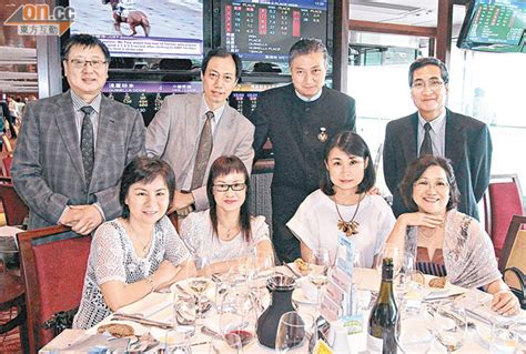 政壇陳振彬約同學馬場敍舊 太陽報