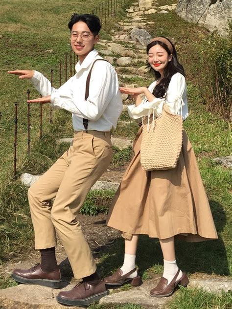 소개팅 리본 블라우스 플레어 리본 스커트 오버랩 카라 셔츠 코튼 슬렉스 원픽 서스펜더 멜빵 헤비앵글 가죽샌들힐 브릿지 가죽단화