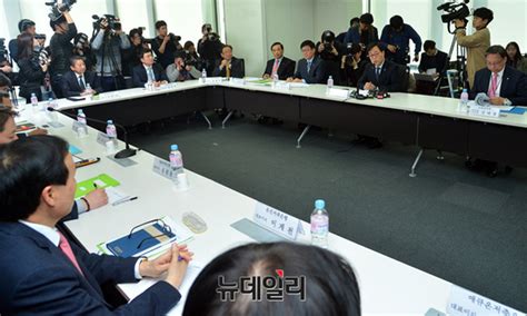 포토 저축은행 간담회서 발언하는 김기식 금감원장 Save Internet 뉴데일리