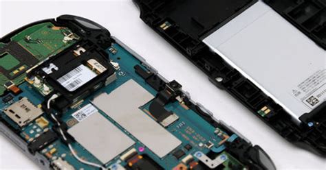 hacker discovers playstation vita exploit starts work on homebrew