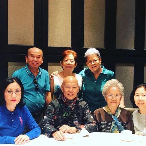 罗家英罕有放闪晒与汪明荃十指紧扣合照 染疫后发相怀念日本之旅 星岛日报