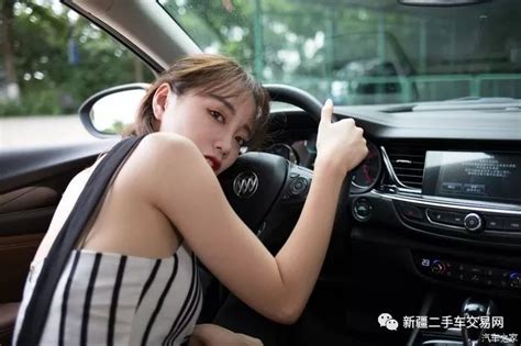 【媳妇当车模】献上长腿媳妇超短黑白性感系列 搜狐大视野 搜狐新闻