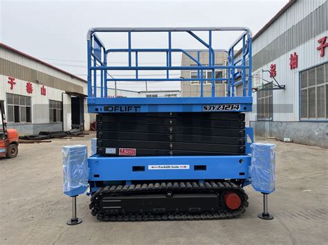 Delivery Of Self Propelled And Crawler Scissor Lifts To Uae Client Dflift