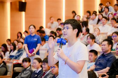 复旦大学法医学与法庭科学学院成立，李昌钰受聘为名誉教授