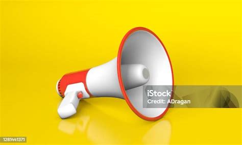 노란색 배경에 빨간색 메가 폰 라우드 스피커 3d 렌더링 0명에 대한 스톡 사진 및 기타 이미지 0명 광고 노랑 Istock