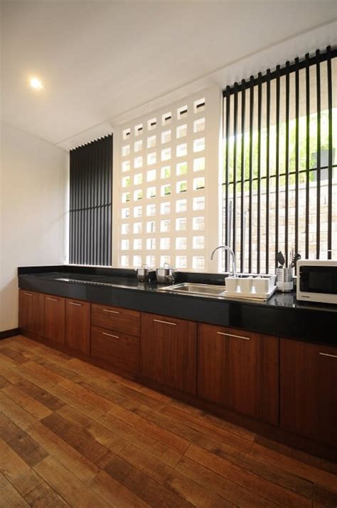 รวม 40 ไอเดีย “ครัวไทยแบบมีระแนง” ระบายอากาศได้ดี ทำอาหารได้อย่างสบาย