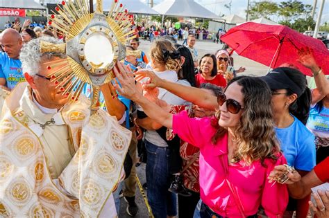 Fiéis Comemoram O Espírito Santo Em Festa De Pentecostes No Taguaparque
