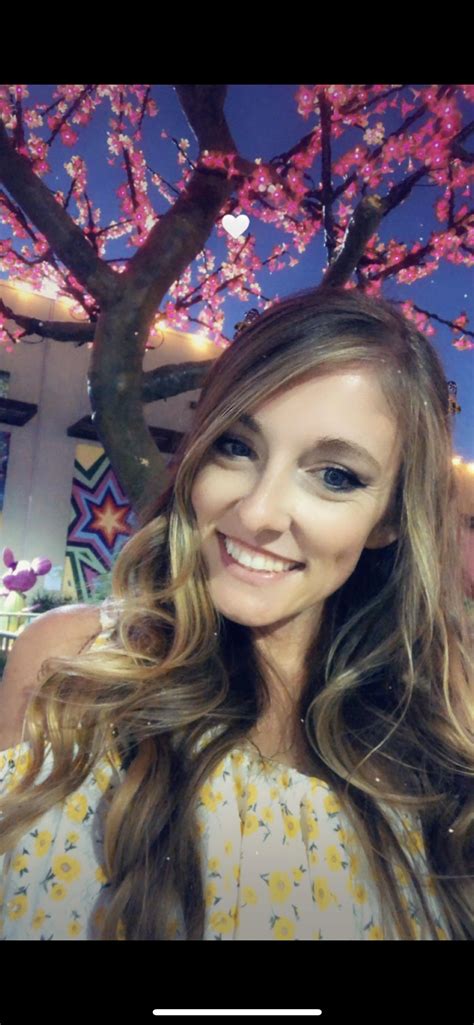 Happy Tuesday💛 28f Scrolller