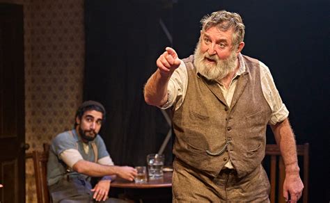 Huw Dafydd Yn Y Donmar Golwg360