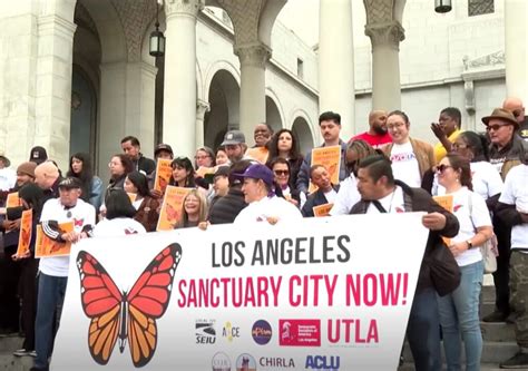 עיריית לוס אנגלס אישרה חקיקה ההופכת אותה לעיר מקלט עבור מהגרים בלתי חוקיים
