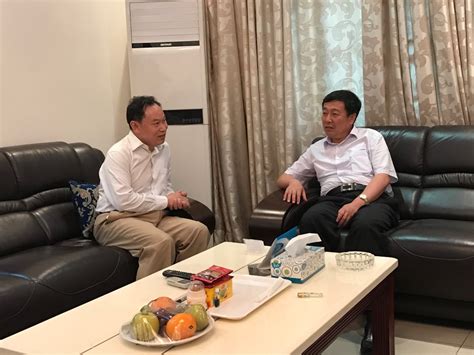 驻拉各斯总领事巢小良会见中铁建总经济师赵晋华