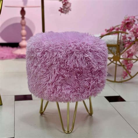 ფუმფულა პუფები