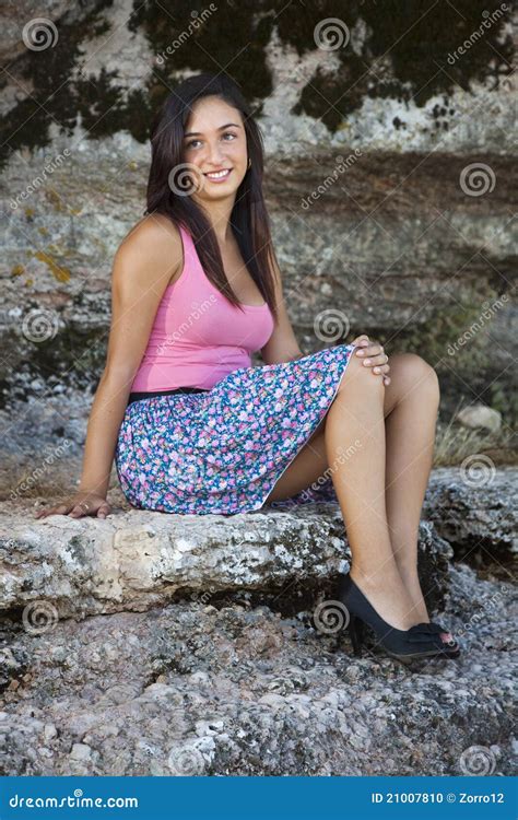 Jeune Fille Dans Une Mini Jupe Photo Stock Image Du Mod Le Chemise