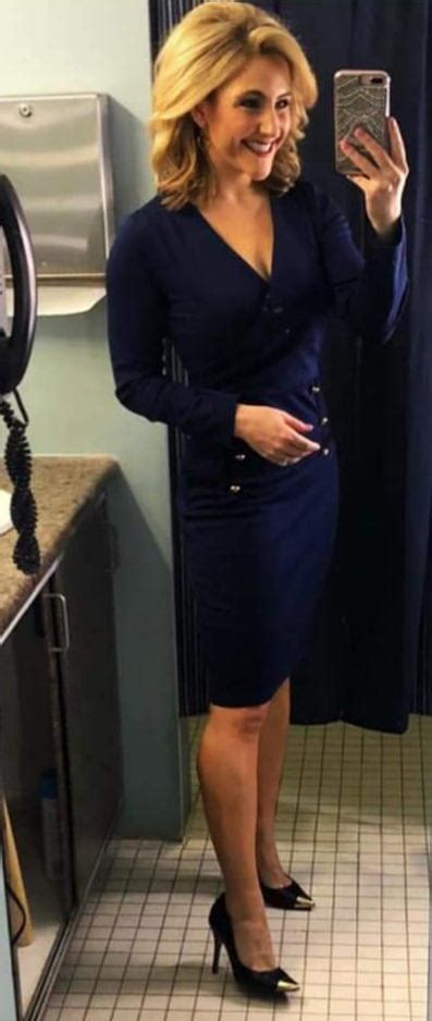 Laura Hettiger R Hot Reporters