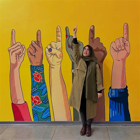 تنها زمانی که میتونیم پیشرفت کنیم که به دیگران کمک کنیم ما هرکدوم صدای