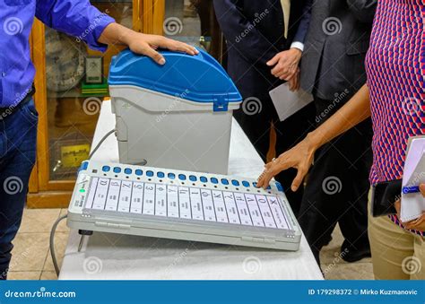 New Voting Machine Royalty Free Stock Image 4562854