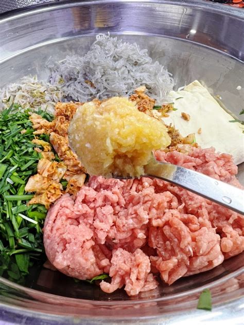 김치만두 만드는 법 매운 실비김치로 만드는 레시피