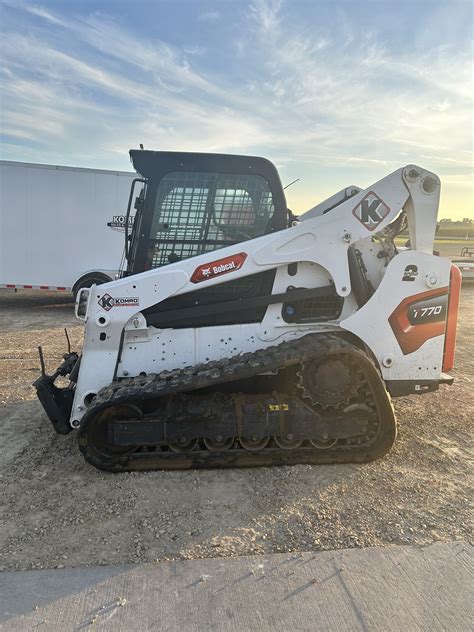 Track Loader Bobcat RENTAL Komro Sales Service