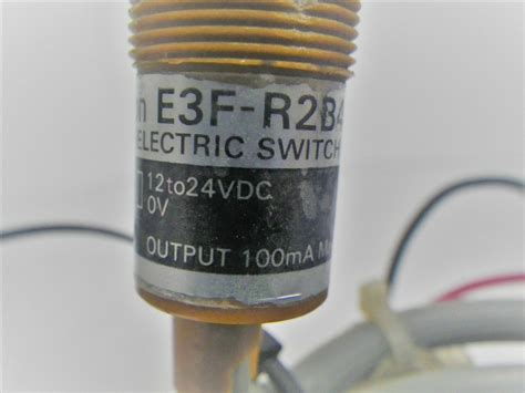 E3f R2b4 E3fr2b4 Omron Photoelectric Retroreflective Sensor Pcm