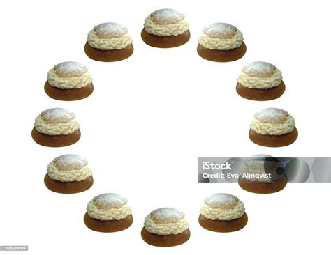 텍스트 또는 세계의 일부 지역에서 전통적인 롤빵과 날짜에 대 한 공간을 가진 원형 Semla 불 레 Fettisdag Fastlagsbulle Semmel 또는