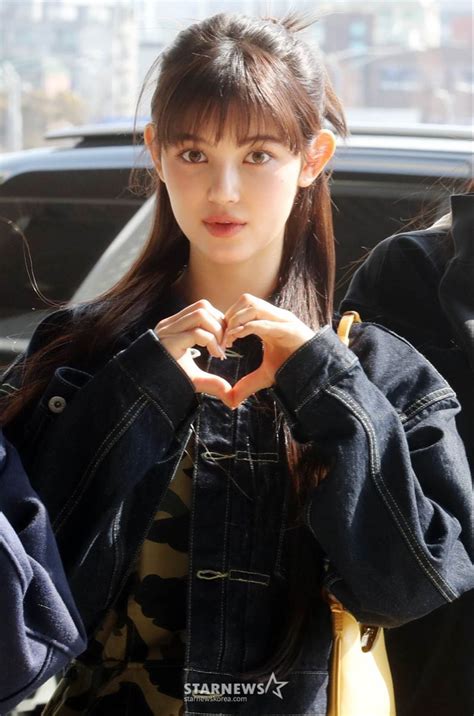 South Korean Girls Korean Girl Groups Jeans Drawing New Jeans Style