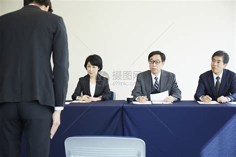 高等企业面试的面试官和面试者高清图片下载 正版图片 摄图网