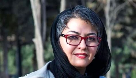 عکس دیده نشده از دوران نوزادی آناهیتا همتی در گهواره