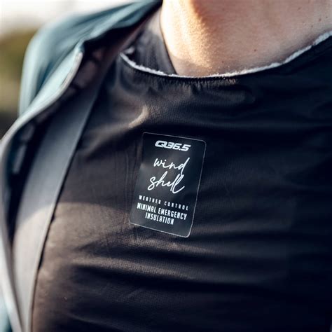 Cycling Wind Shell Black • Q36 5