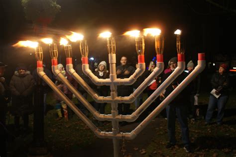 The Festival Of Lights Warms Pawtuxet Village Cranston Herald