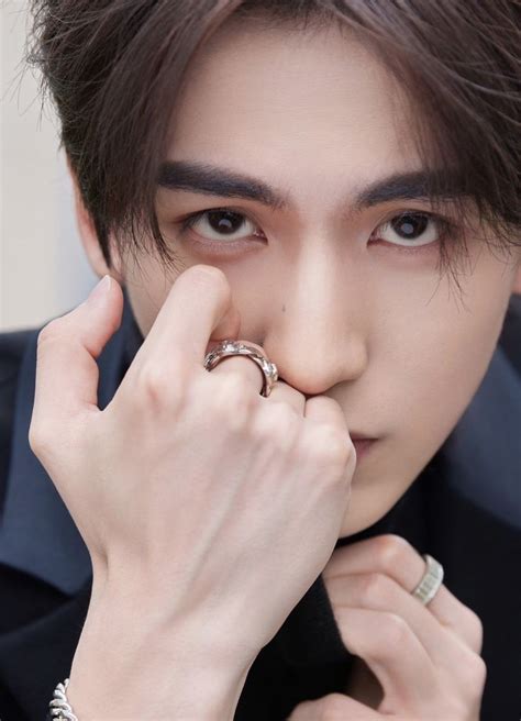 Zlhxdior จางหลิงเฮ่อ Zhanglinghe 张凌赫