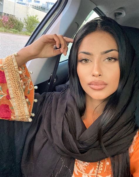 𝘡𝘈𝘏𝘐𝘙𝘈𝘏 🌘 Arabian Beauty Women Arab Beauty Arabian Women