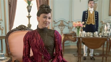 Carrie Coon Loves Your Mean Gilded Age Tweets Vanity Fair