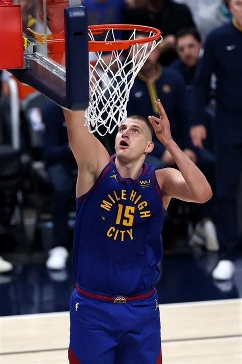 一战造9纪录登全美第一热搜！约基奇剑指fmvp，一冠封神超天王？ 体坛纵横