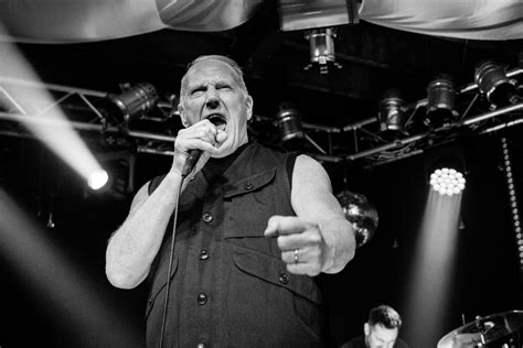 LIVE REVIEW: THE SKIDS - The Rosemount Hotel, Perth 18th May 2024 - The ...