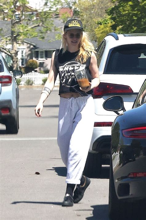 크리스틴 스튜어트 La에서 자연스러운 모습 25 04 05