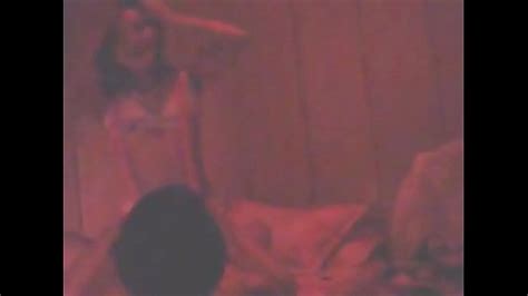 Bé Ngọc Anh bên nhà hàng xóm XNXX COM