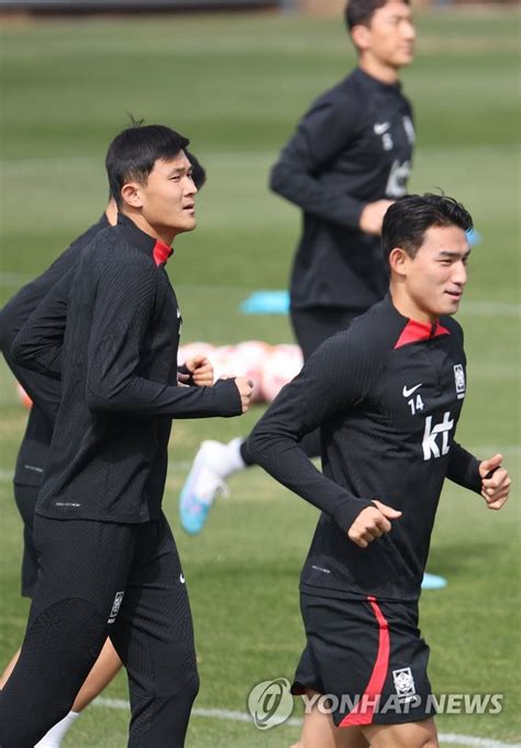 달리는 김민재 연합뉴스