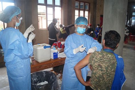 ကျောက်တလုံးကြီးမြို့၊ဆောင်းဖိုးကျေးရွာ၌အသက် ၄၅ နှစ်နှင့်အထက်ပြည်သူများနှင့်ဦးတည်အုပ်စု အလိုက