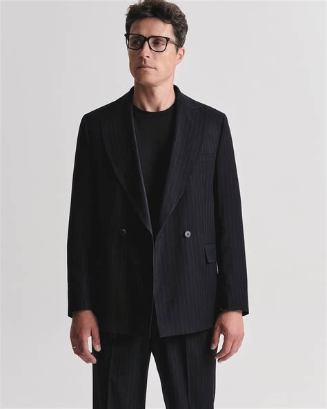 Мужские костюмы СПБ Оверсайз костюм в базовом чёрном цвете в сочетании с элегантной тонкой