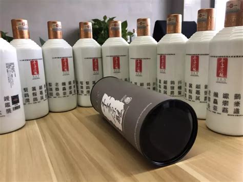 涨见识茅台镇“手工原酿酒”全网首推,你绝对想不到,它竟是这样酿造而成的! 搜狐大视野 搜狐新闻 涨见识茅台镇“手工原酿酒”全网首推,你绝对想不到,它竟是这样酿造而成的! 搜狐大视野 搜狐新闻